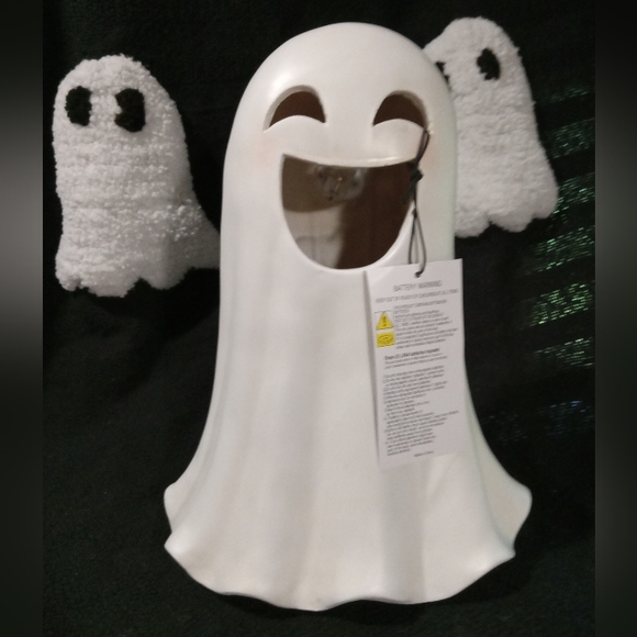 Holiday | Nwt Light Up Ghost Resin Ghost Halloween Ghost Statue Ghost ...